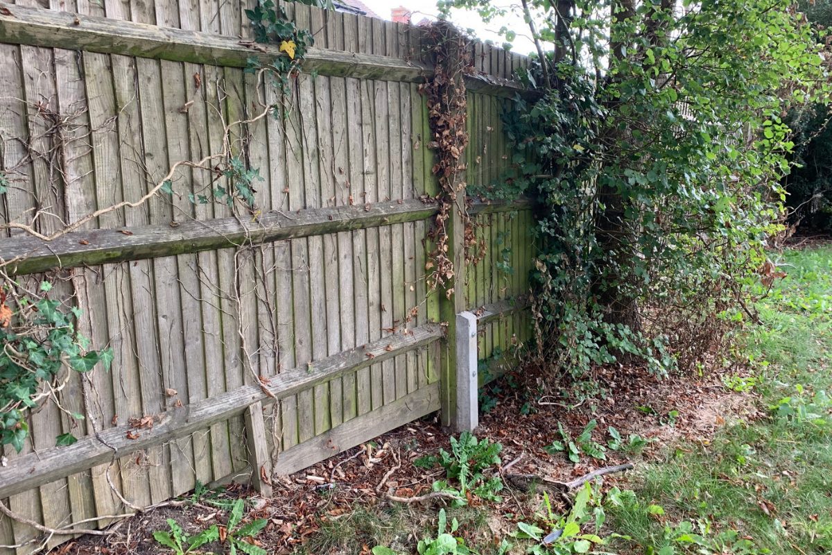 How to Fix a Fence Post using a Concrete Fence Repair Spur.